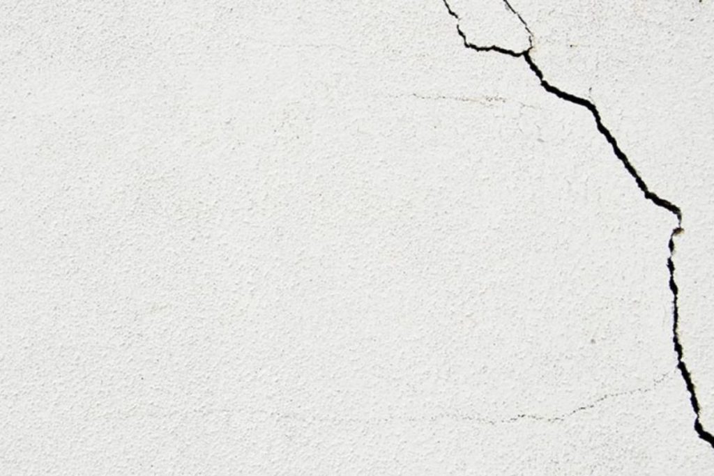 What are the Tell-Tale Signs of a Bad Foundation?
